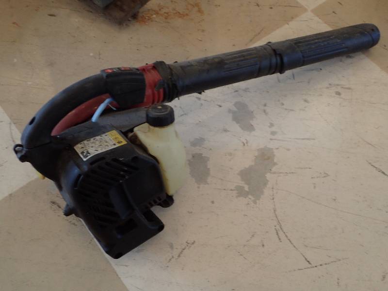 Homelite Zip Start Gas Powered Leaf Blower | Parkville Tool And Surplus ...