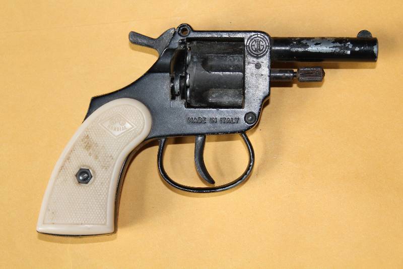 Starter Pistol - Mod 1960 - Italy | Wichita Midtown Liquidation Auction ...