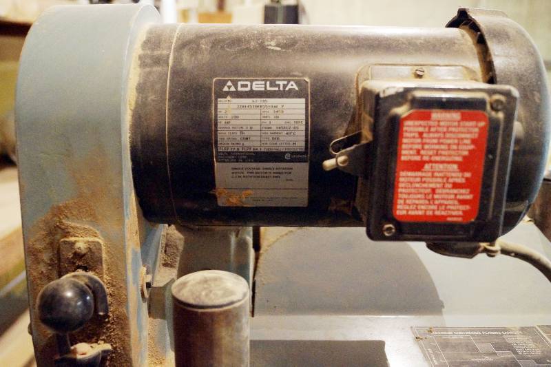 Delta Planer M# 62-185 - Works! - On NICE Metal Shop stand w/wheels ...