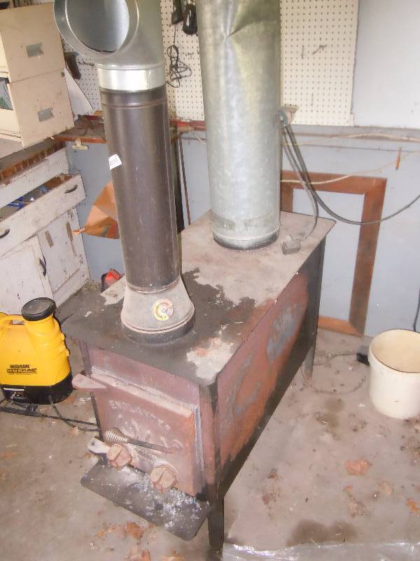 Antique Englander Wood Stove With Blower Johnson County Estate antique-englander-wood-stove-with-blower-johnson-county-estate