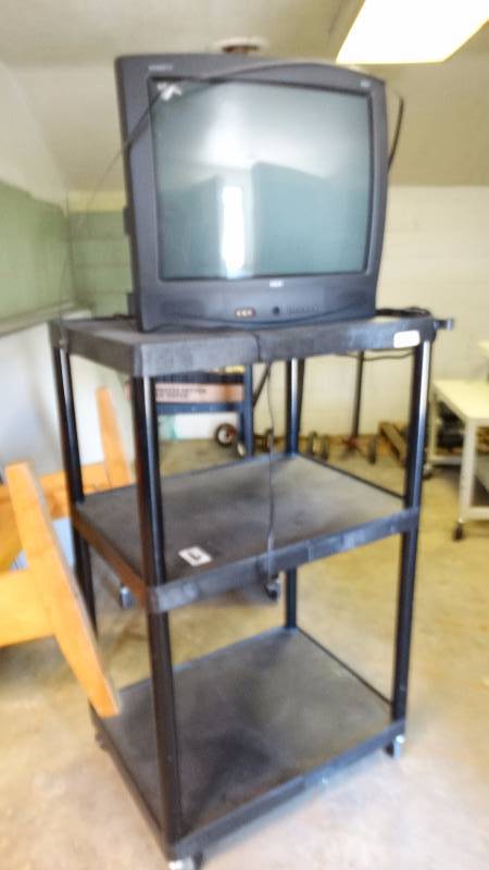 RCA TV w/metal media cart on wheels | Derby School District 260 Surplus ...