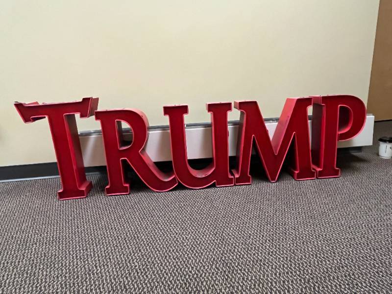 Neon TRUMP Sign! - Closes Sept 20! | Equip-Bid