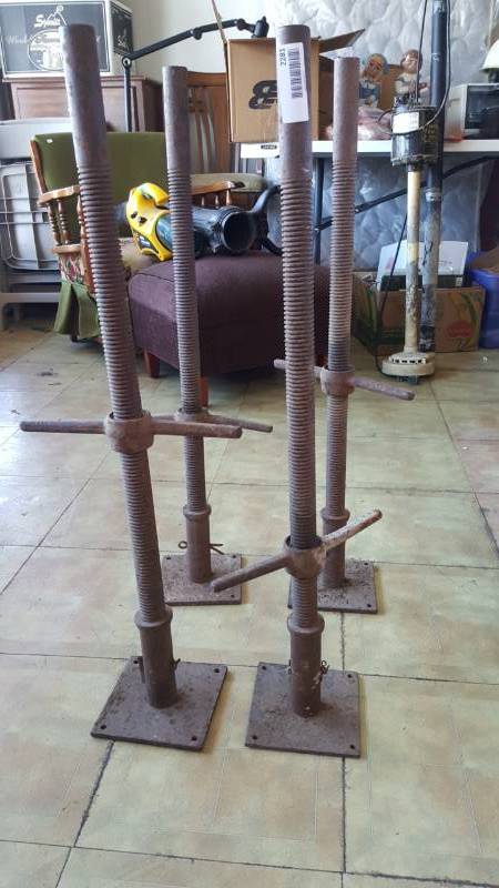 House Jacks or ? 4 Total | Estate Auction | Equip-Bid