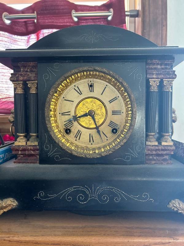 Lansing, KS Pick Up~ Tik Tok goes our cuckoo clocks! Retired clock ...