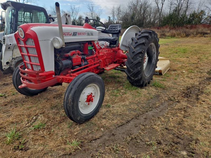 Oz Deals December Farm and Construction Auction ~ Ford 861 Diesel ...
