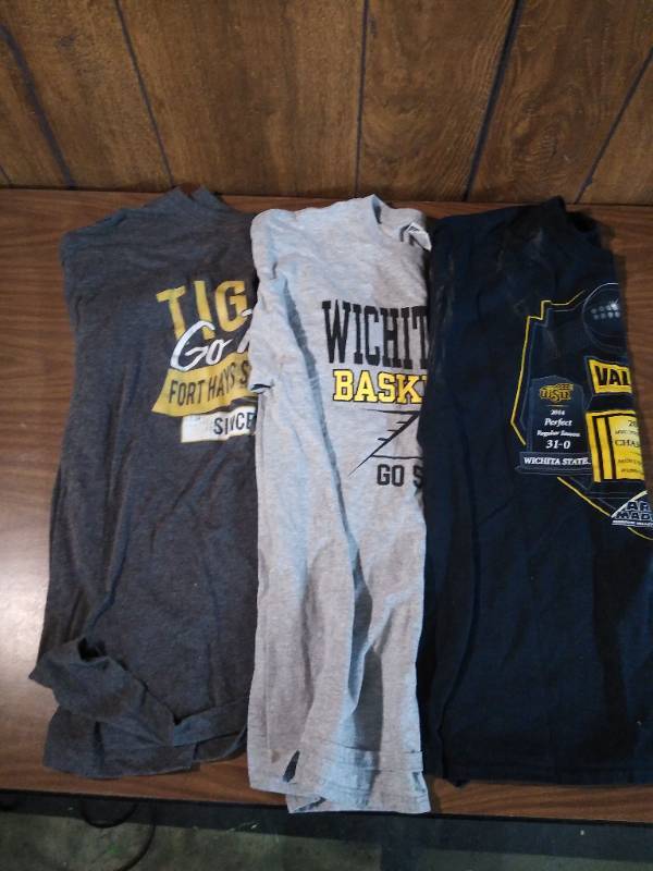 Everyday Auction Warehouse Men & Woman Clothes Estate Auction | Shirts ...
