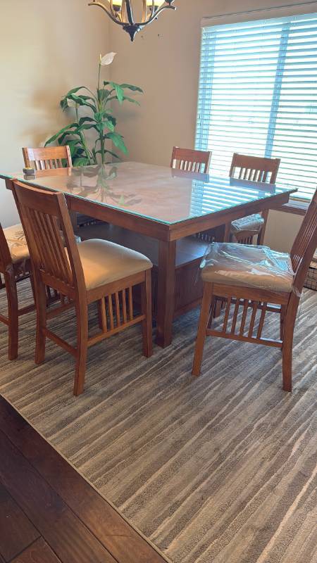 L&L Estate Sales Online Auction featuring Husqvarna Viking 400 sewing ...