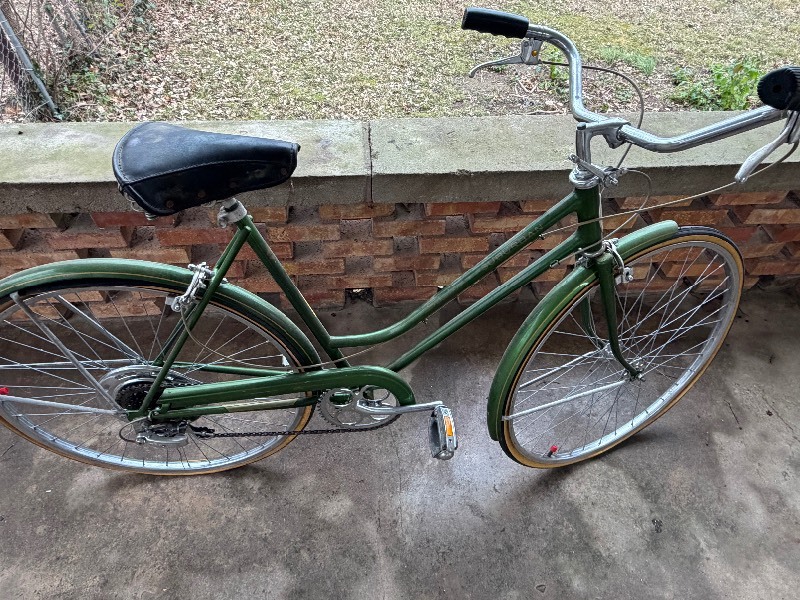 inNOVAtive Estate Auction-Part 4 of 6 - Native American Flutes, Record ...