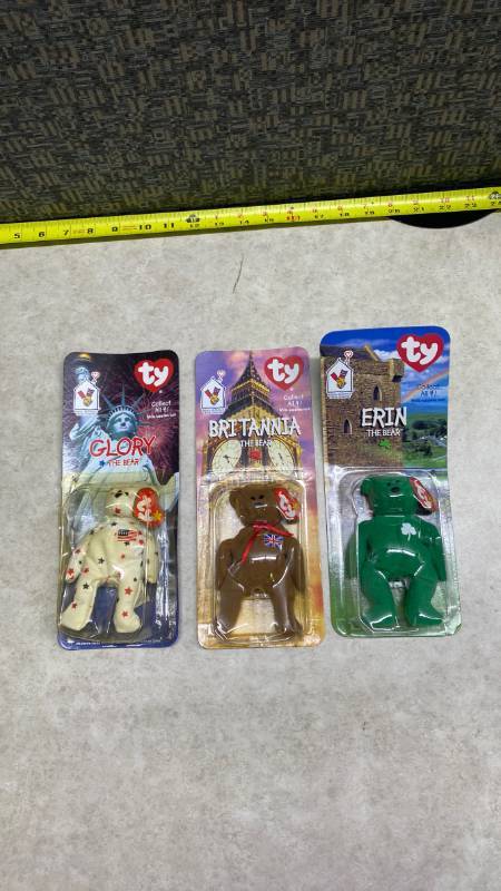 Wichita, KS - Estate Sale - Huge Amount Of Old Apple Desktop Computer ...