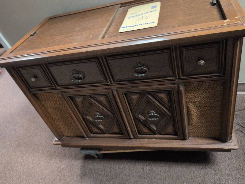 Olathe Pick-up~ Beautiful Furniture~ Bicycles~ Storage Shelving~ More ...