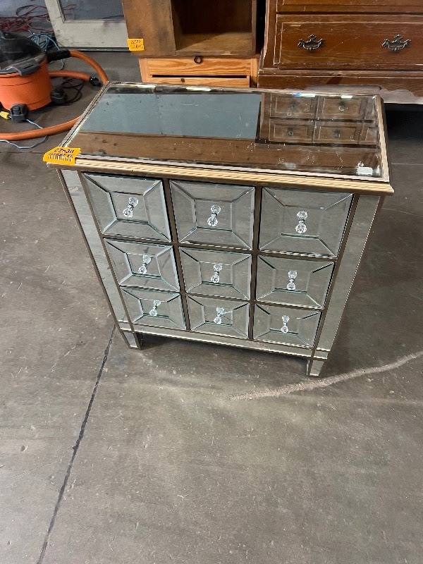 RnR Auctions Warehouse Sale - 350+ Items // Furniture // Artwork ...