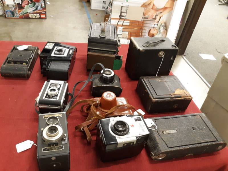 Antique Cameras - Lifetime collection of hundreds of vintage cameras ...