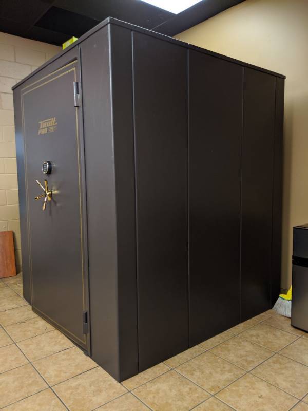 Tactical Advantage Liquidation Sale! OP | Equip-Bid