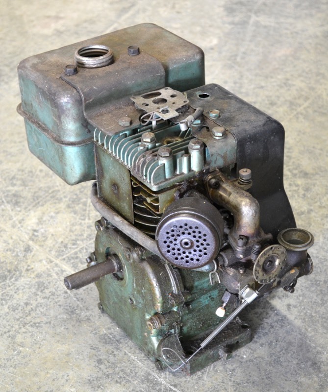 Briggs & Stratton Mfg. 3 HP Engine | Leftovers KC Online Auction 10 ...