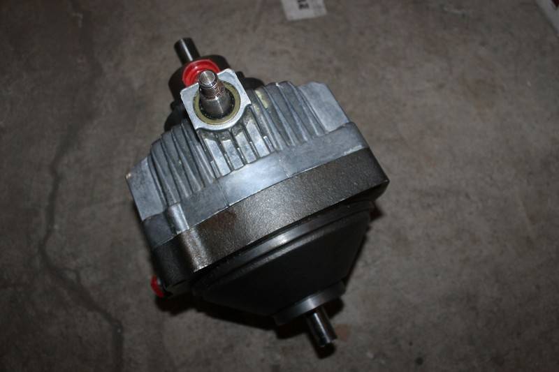 NEW Eaton Hydrostatic Transmission Pump 1100 078 | Collect-A-Bid's ...
