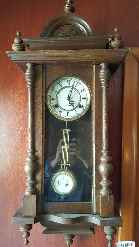 Vintage Wind Up Pendulum Chiming 31 Day Wall Clock | Exceptional ...